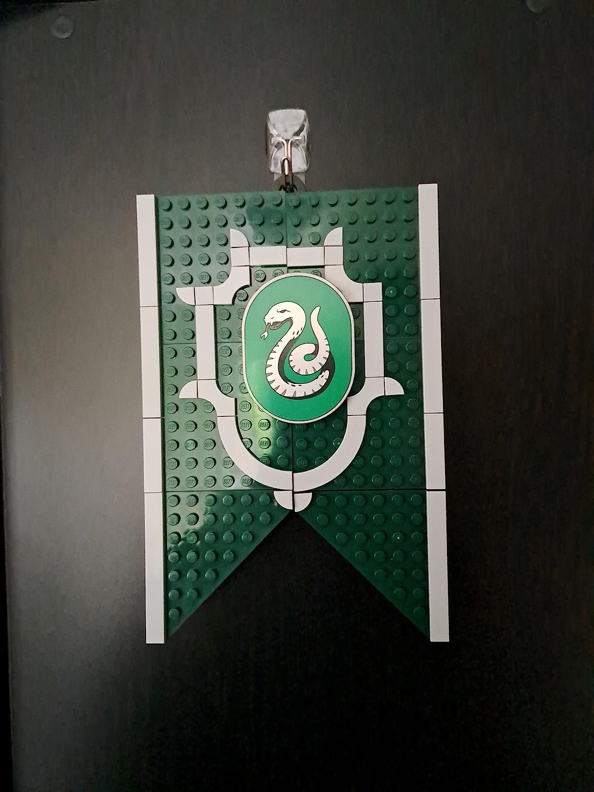 Amazon.com: LEGO Harry Potter Slytherin House Banner Building Set 76410 ...