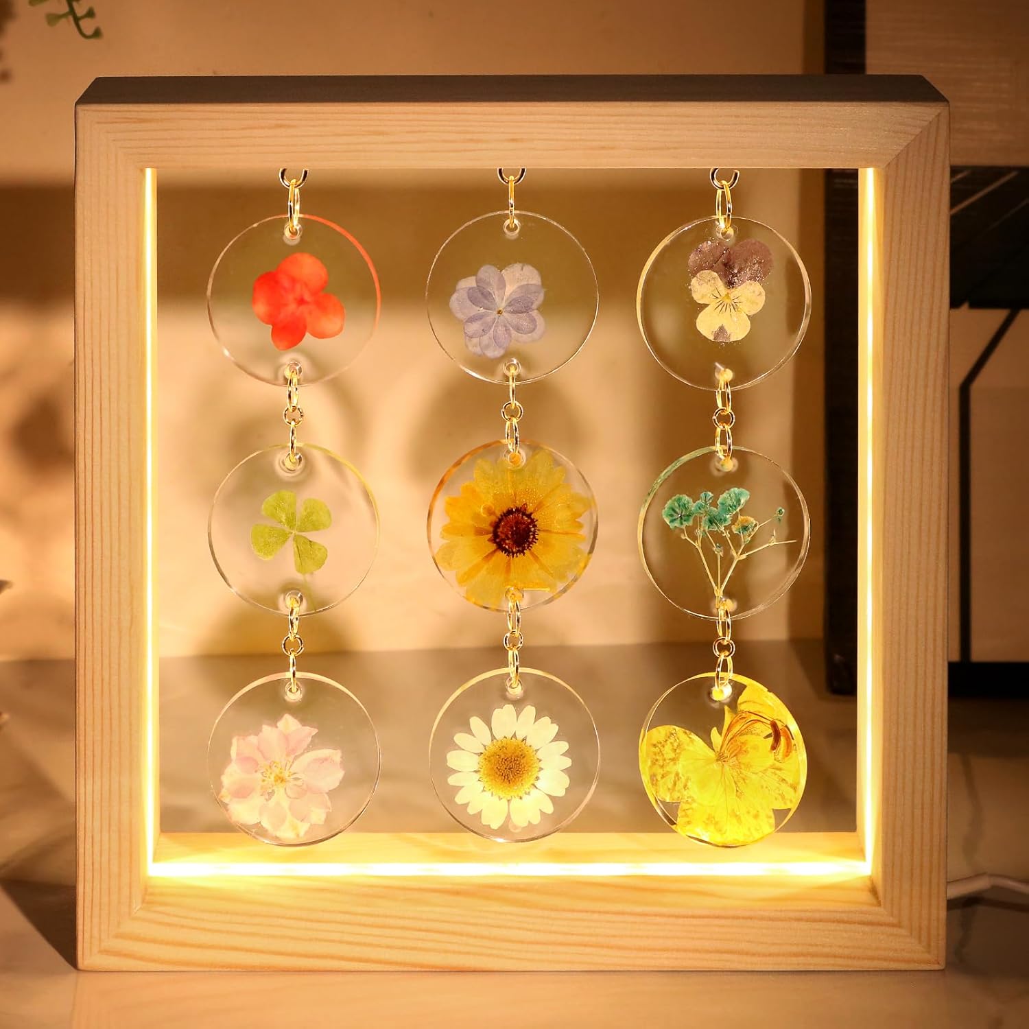 QUPIVA Handcrafted Resin Dried Flower LED Aesthetic Table Lamp, Multi ...