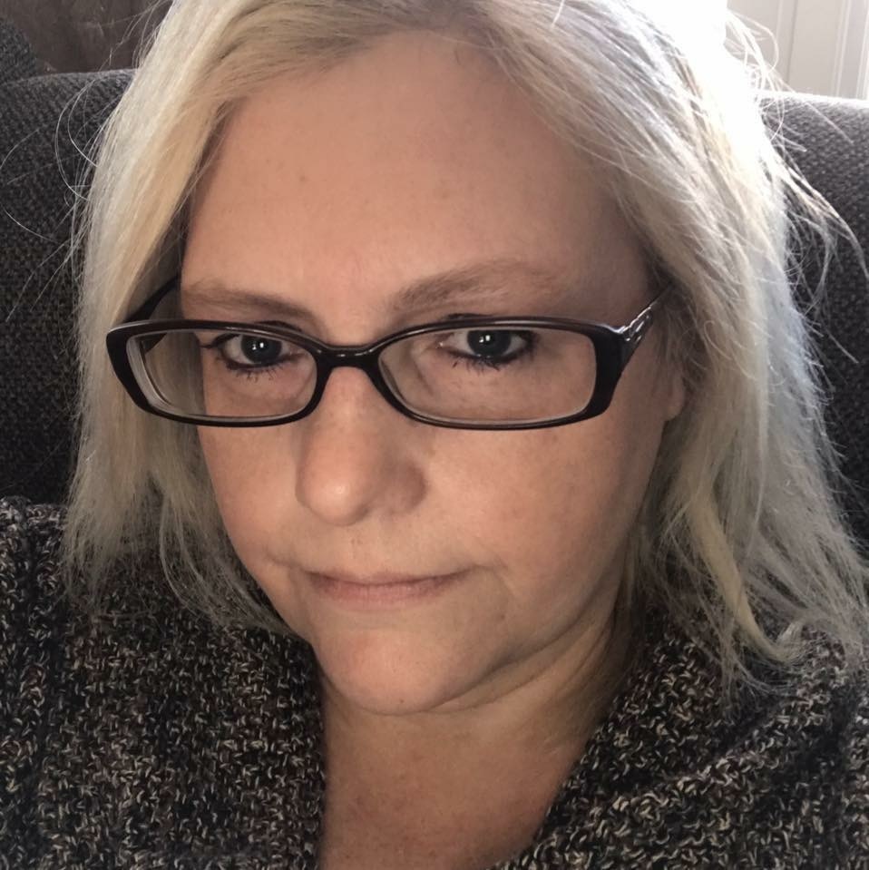 Amazon.com: Danielle Gallant Simms: books, biography, latest update