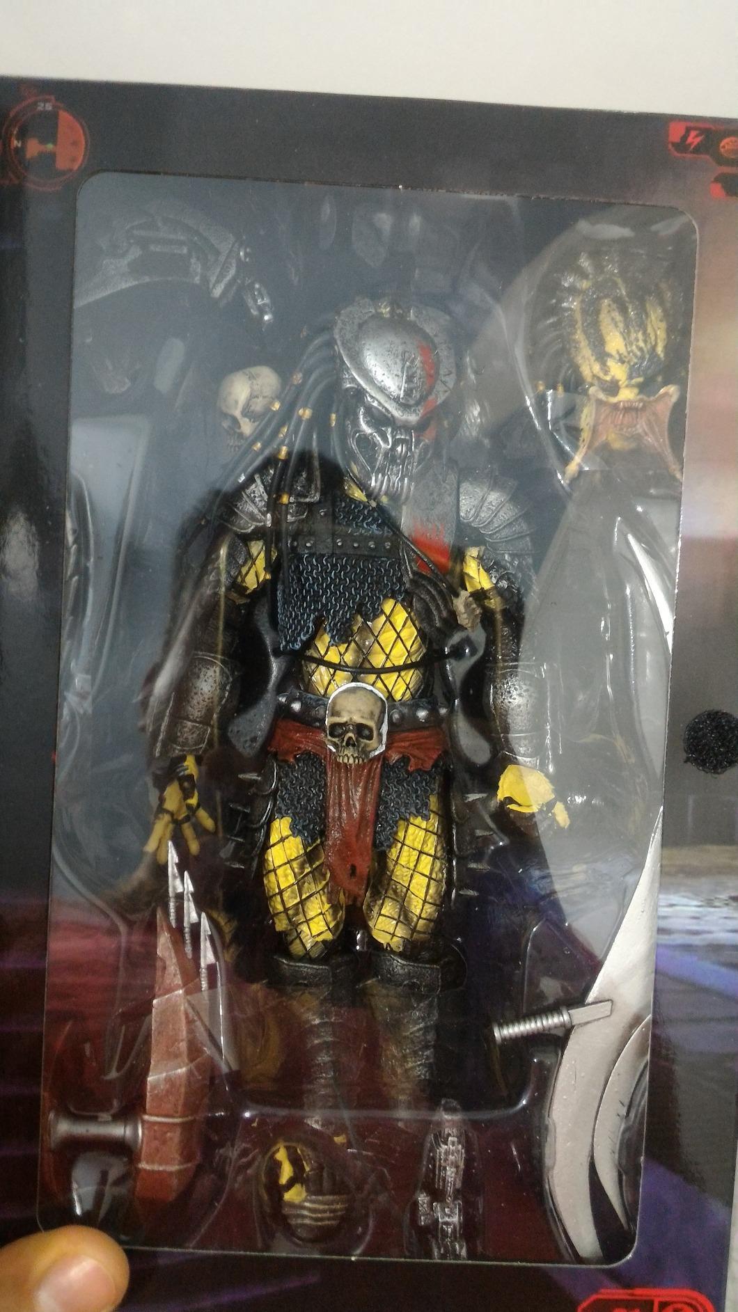 Amazon.com: NECA Predator - 7" Scale Action Figure - Scarface (Video ...