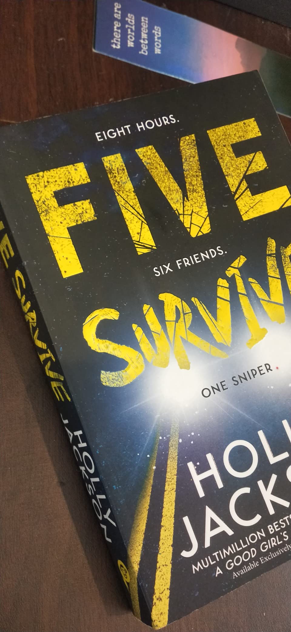 Five Survive : Jackson, Holly: Amazon.in: Books