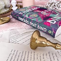 Amazon.com: Threads That Bind: 9780593528716: Hatzopoulou, Kika: Books