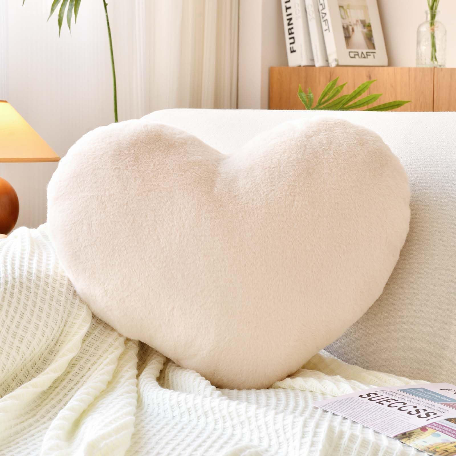 Amazon.com: Unittype Valentines Heart Throw Pillow 2 Pieces 20 x 15.7 ...
