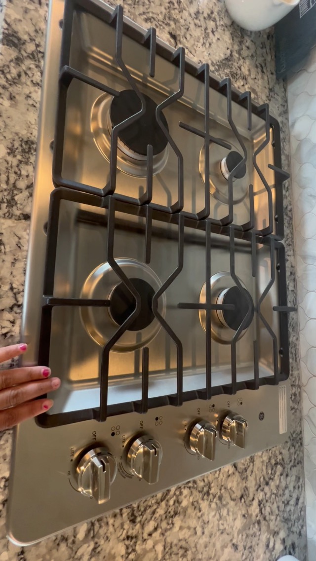 Watch Honest review about the GE Gas Cooktop with MAX System. on Amazon ...