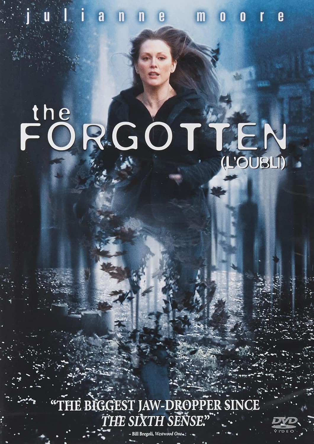 Amazon.com: The Forgotten (L'Oubli) [DVD] (2006) : Julianne Moore ...