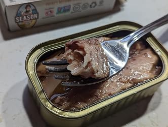 Amazon.com: Season Mackerel in Olive Oil – Skinless & Boneless, Wild ...