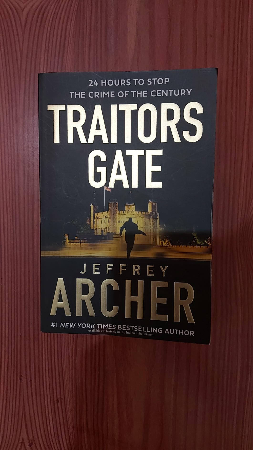 TRAITORS GATE : William Warwick Book 6 : Archer, Jeffrey: Amazon.in: Books