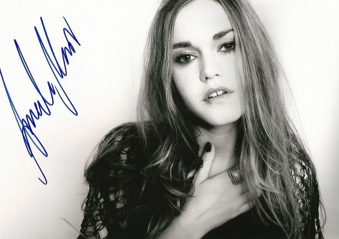 Amazon.com: Amanda Mair SINGER autograph, In-Person signed photo : Home ...