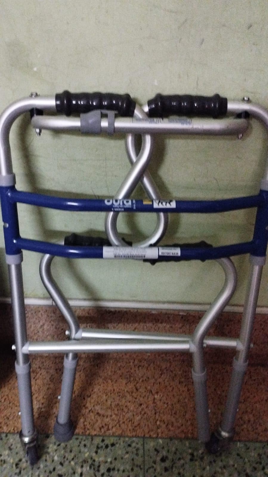 Vissco Dura Step Walker (Aluminium) with Wheel, Foldable Walking Aid ...