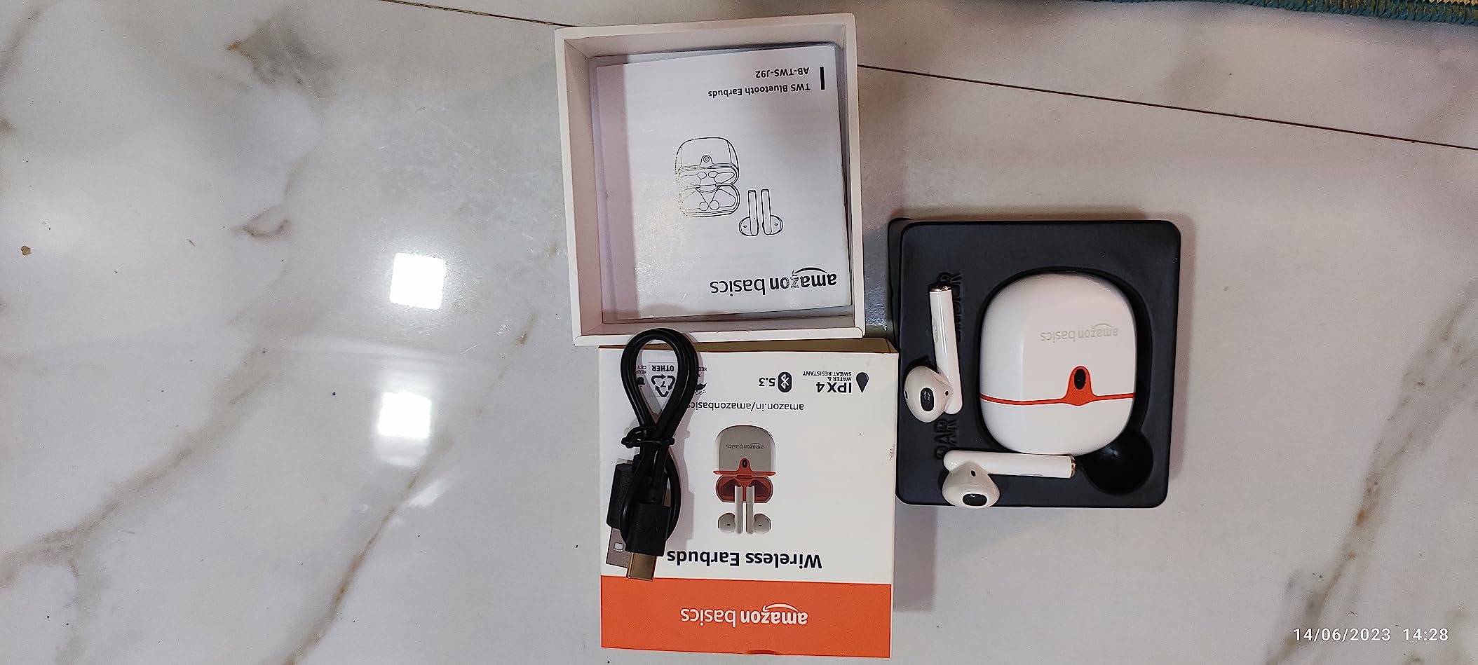 AmazonBasics True Wireless in-Ear Earbuds with Mic, Touch Control, IPX5 ...