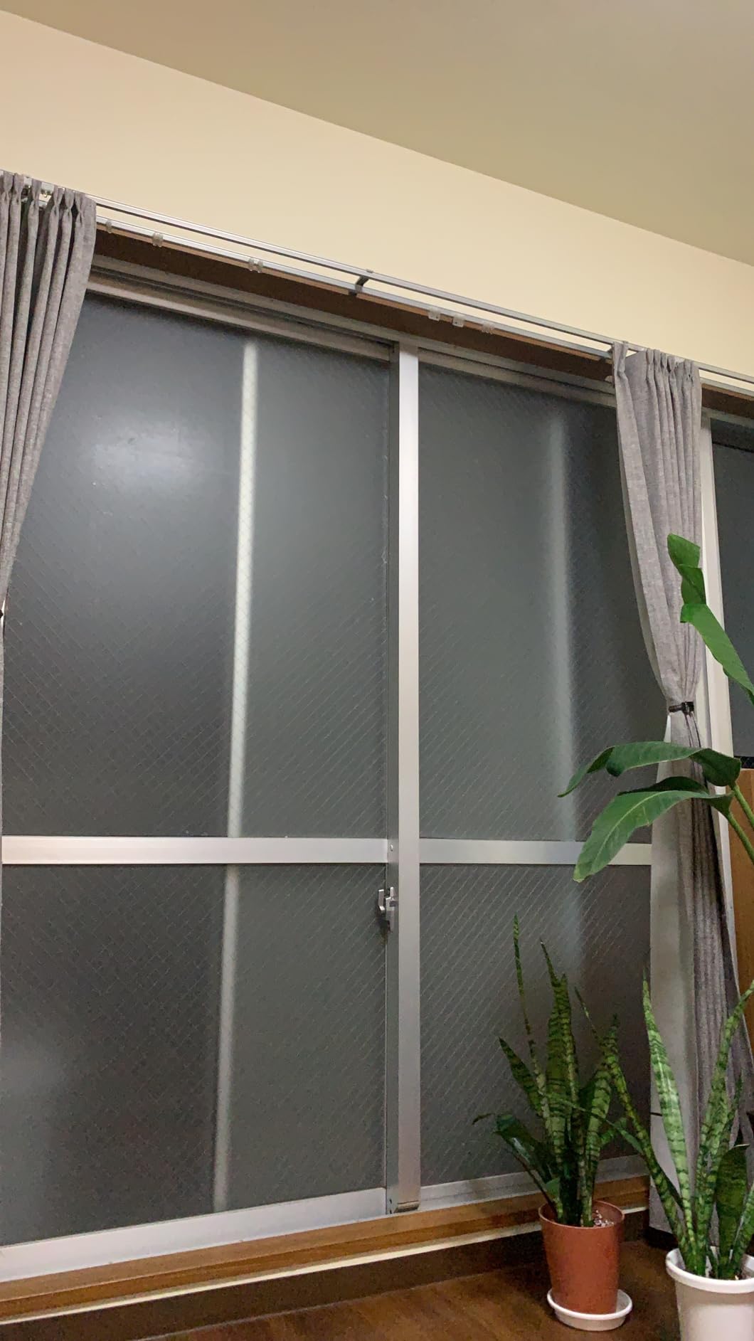 Amazon｜PROTEALL 3D窓ガラスフィルム 目隠し窓 シール プライバシー保護 ウィンドウプライバシーフィルム 結露減軽 窓飾りフィルム 3D 紫外線カット 断熱フィルム UVカット ...