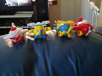 Amazon.com: 3 Bees & Me Airplane Toys - Set of 4 Toy Airplanes for Boys ...