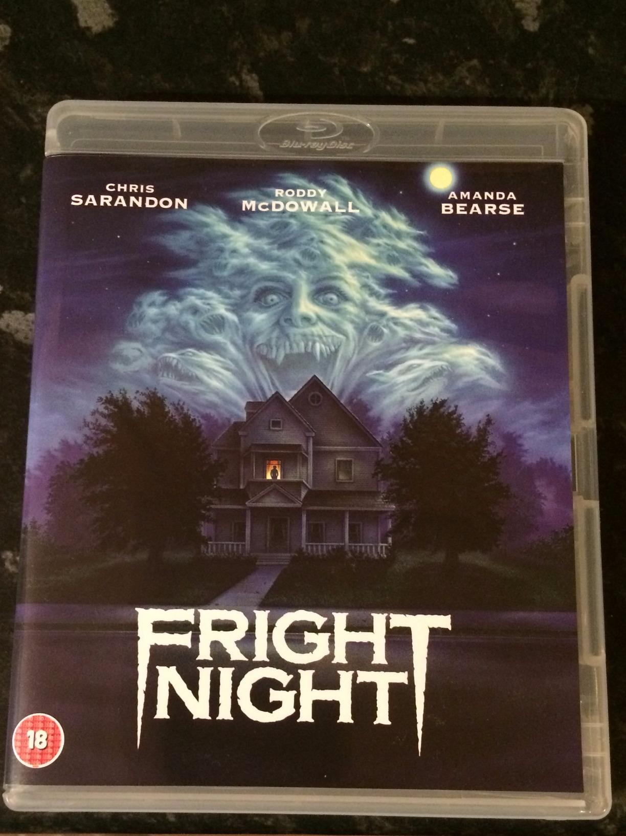 Fright Night [VHS] : Chris Sarandon, William Ragsdale, Roddy McDowall ...