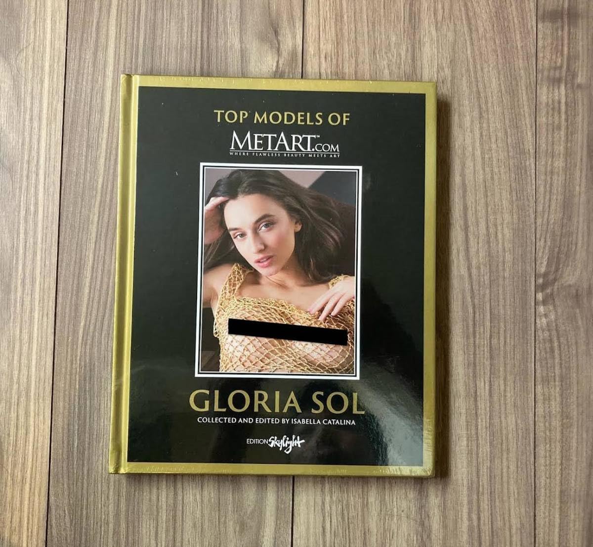 Amazon.co.jp: Top Models of Metart Isabella Catalina GLORIA SOL レア 洋書 ハードカバー 海外 ヌード写真集 アート モデル ...