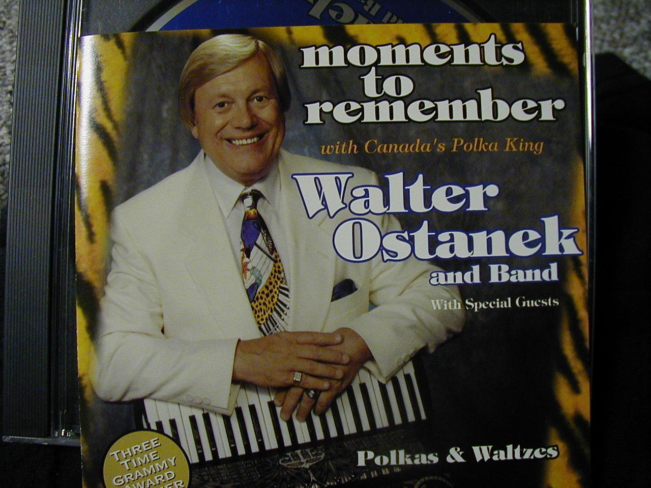 Walter Ostanek - Moments To Remember/Polkas and Waltzes - Amazon.com Music