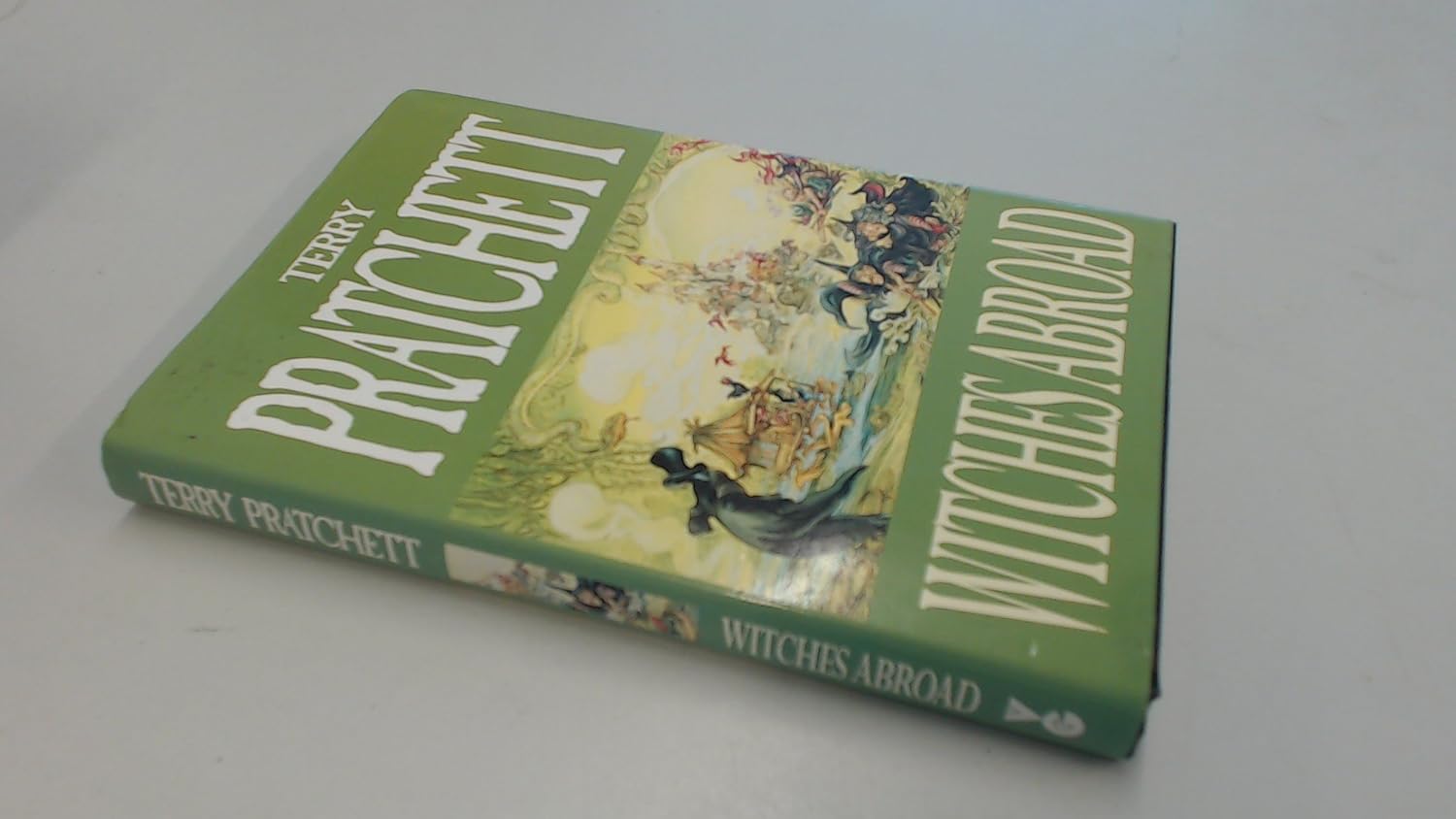 Witches Abroad: Discworld: The Witches Collection (Discworld Novels ...