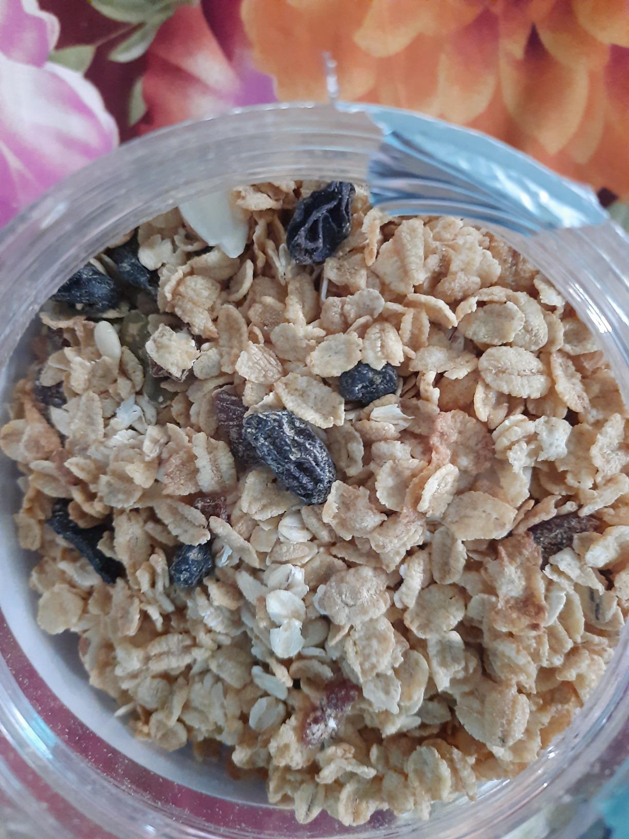 Muesli 1kg by True Elements With Seeds, Nuts and Berries | 100% ...