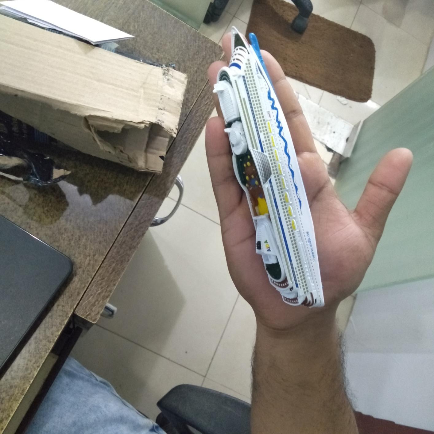 Siku 1720 AIDA Luna Cruiseliner : Amazon.in: Toys & Games