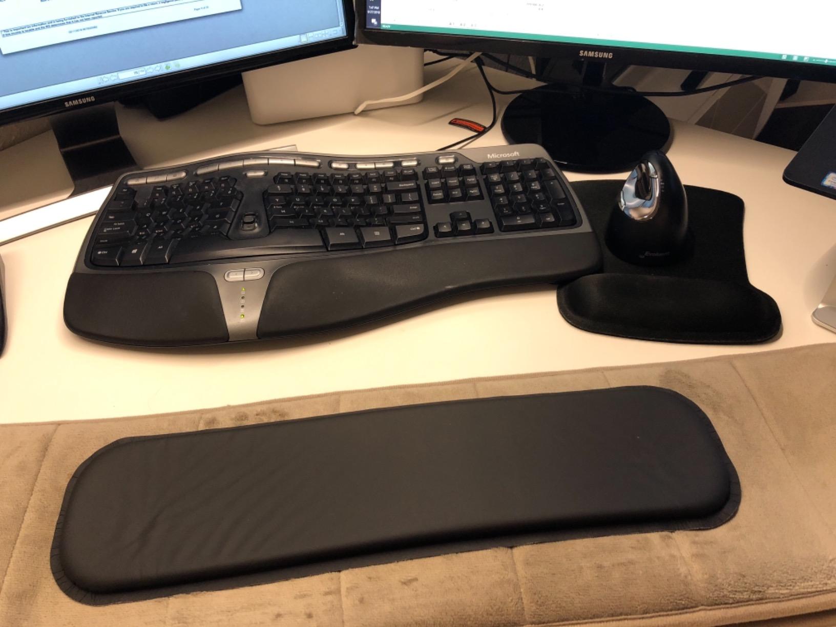 Amazon.com : ULTRAGEL "Gaming Super Comfy Arm/Elbow/Wrist Rest Gel Pad ...