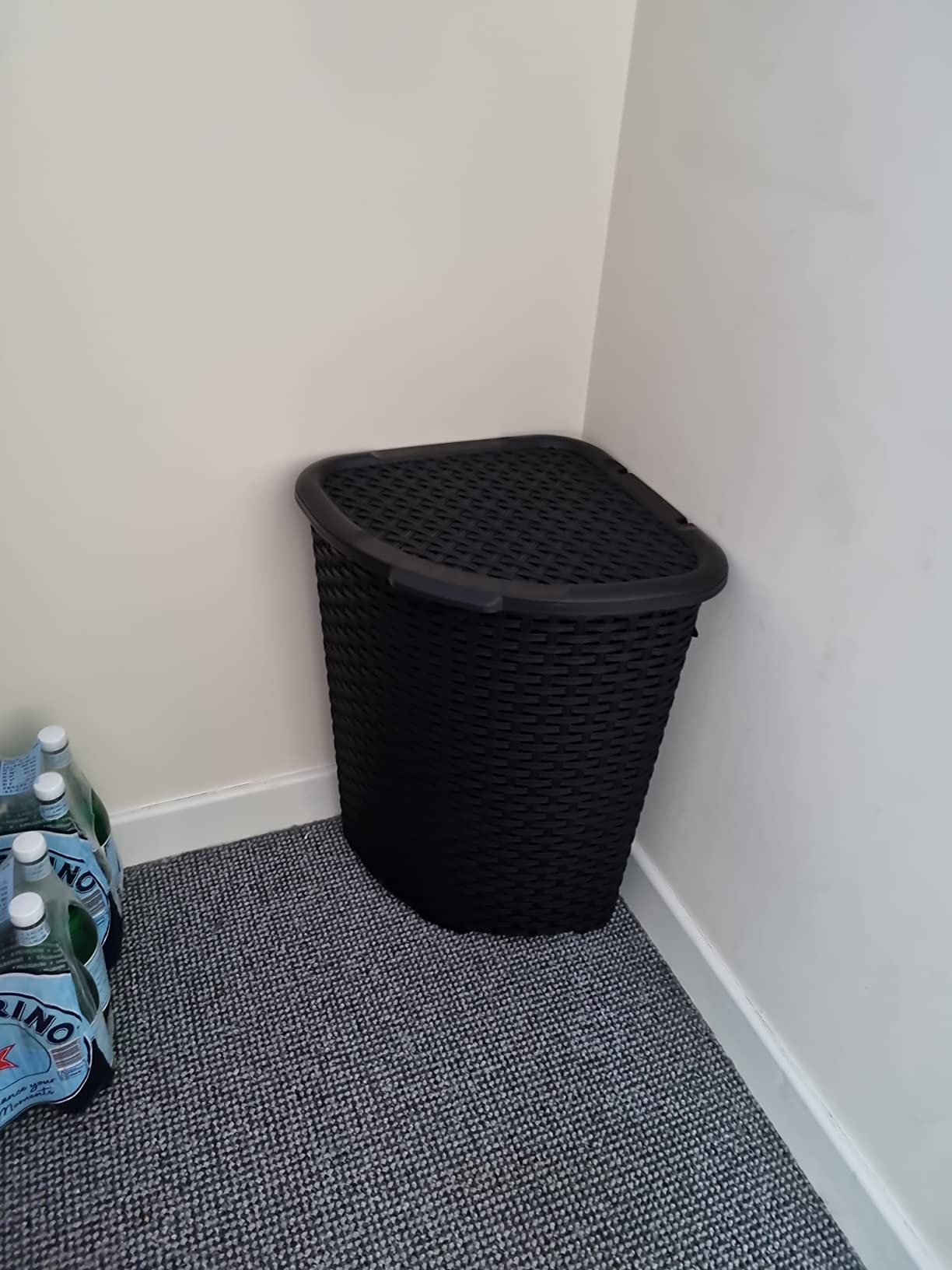 Plastic Corner Laundry Basket with Lid Large Rattan Washing Clothes ...