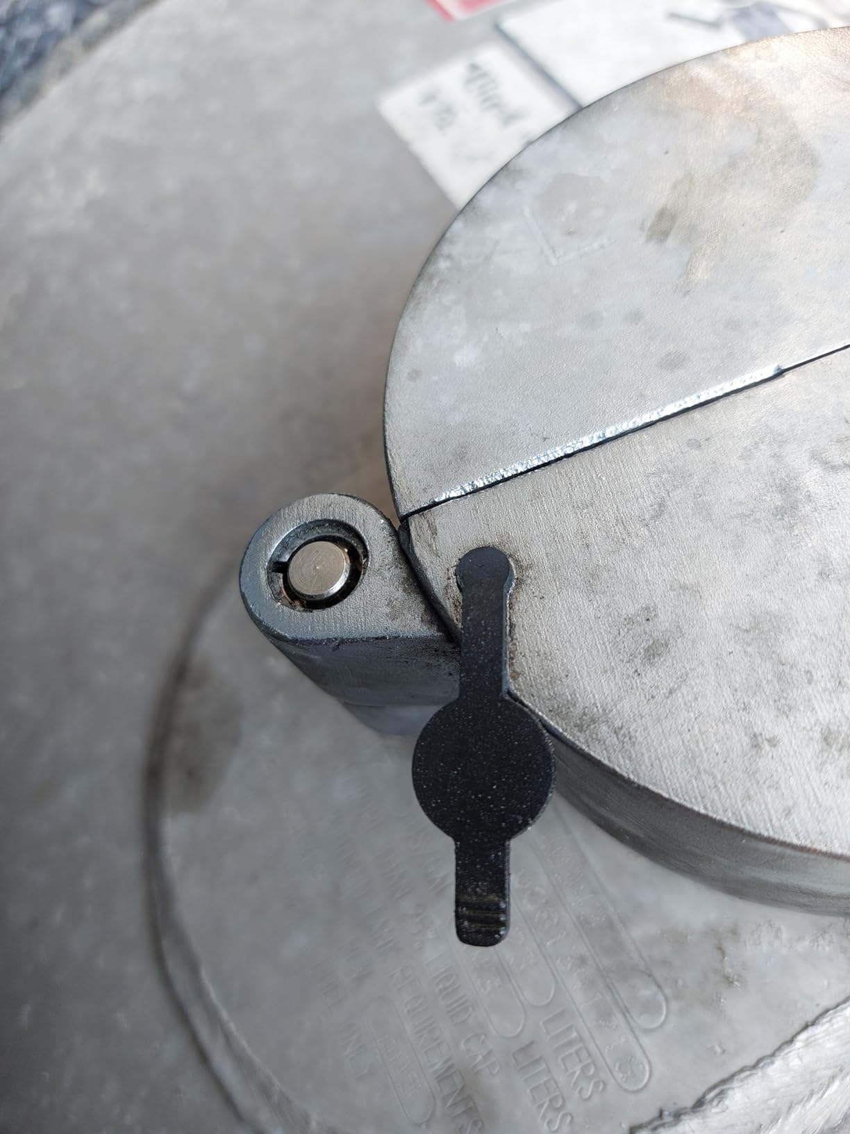 Amazon.com: 2 Pcs Upgrade Semi Truck Locking Fuel Cap Cover, with Two ...