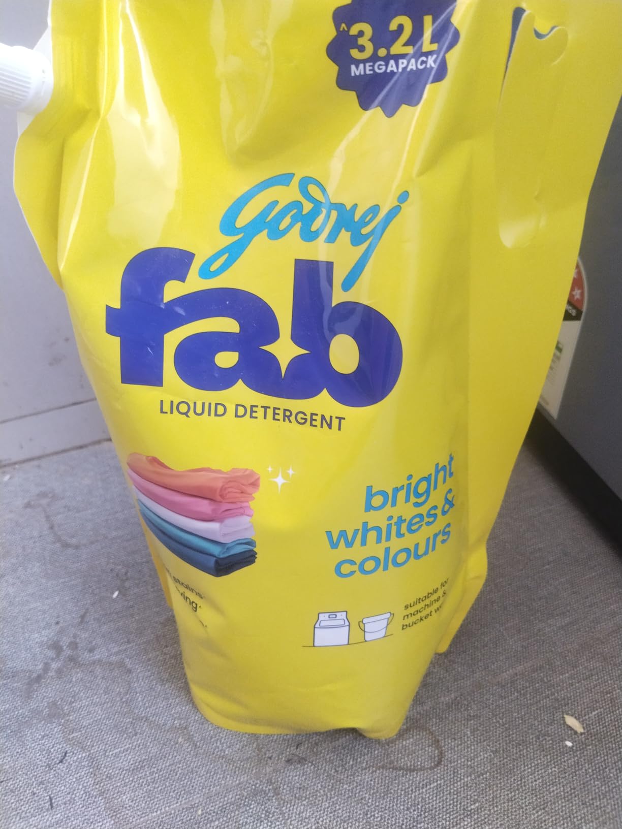 Godrej Fab Liquid Detergent Refill Pouch for Machine Wash - 2L : Amazon ...