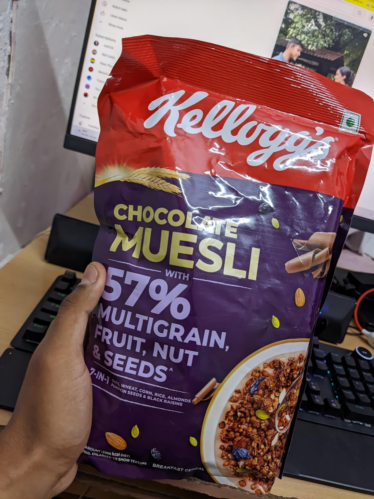 New Kellogg's Chocolate Muesli 57% Multigrain, Fruit, Nut & Seeds 450g ...