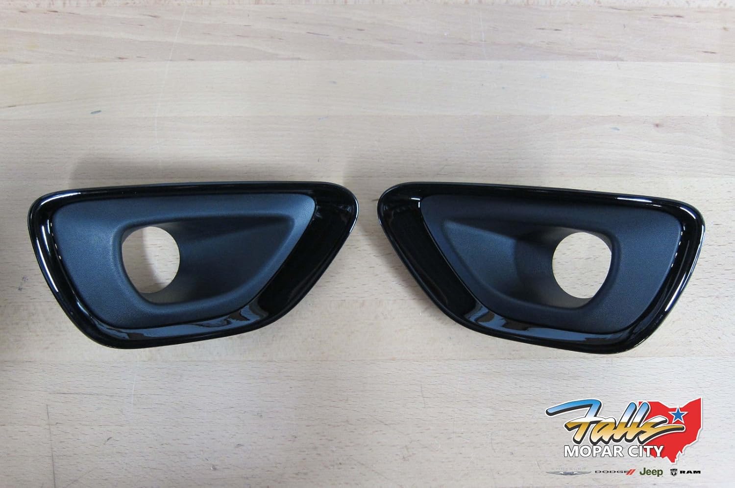 Jeep Grand Cherokee Altitude Black Fog Lamp Bezels Mopar OEM : Amazon ...