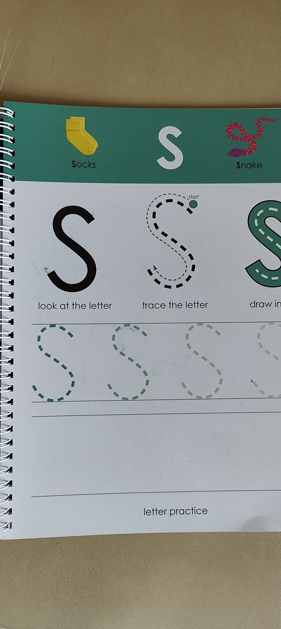 Wipe Clean Workbook: Uppercase Alphabet (enclosed spiral binding): Ages 3-6; wipe-clean with pen ...