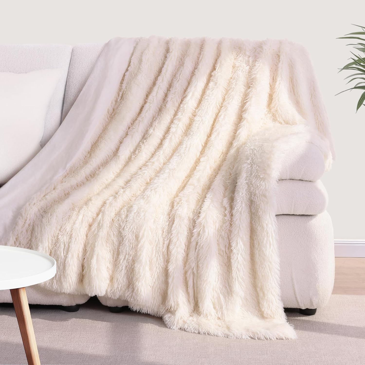 Amazon.com: KANKAEU Faux Fur Throw Blanket Twin Size 60''x80'', Cream ...
