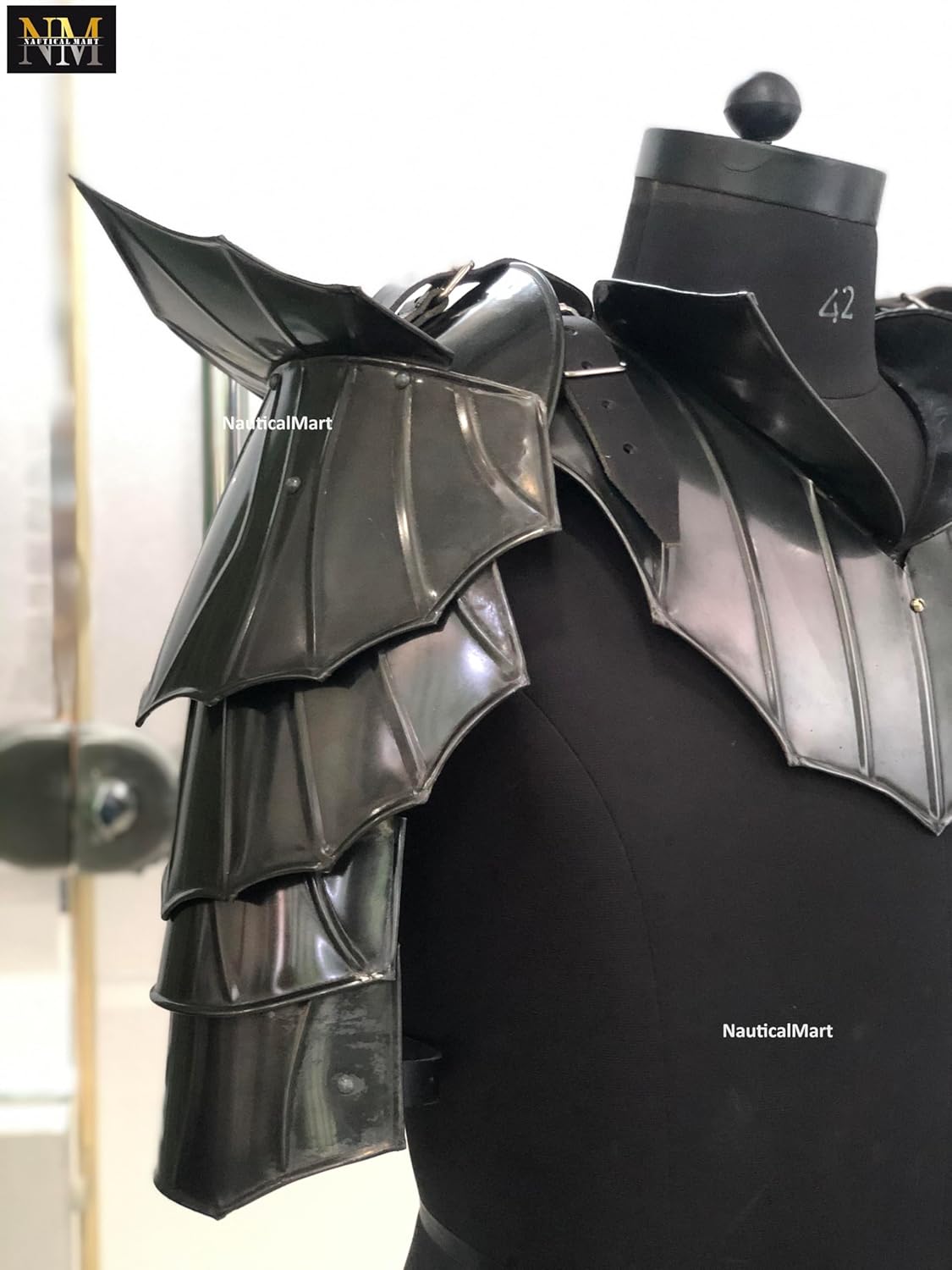 NauticalMart Armadura de hombros de guerrero gótico, par de hombreras ...