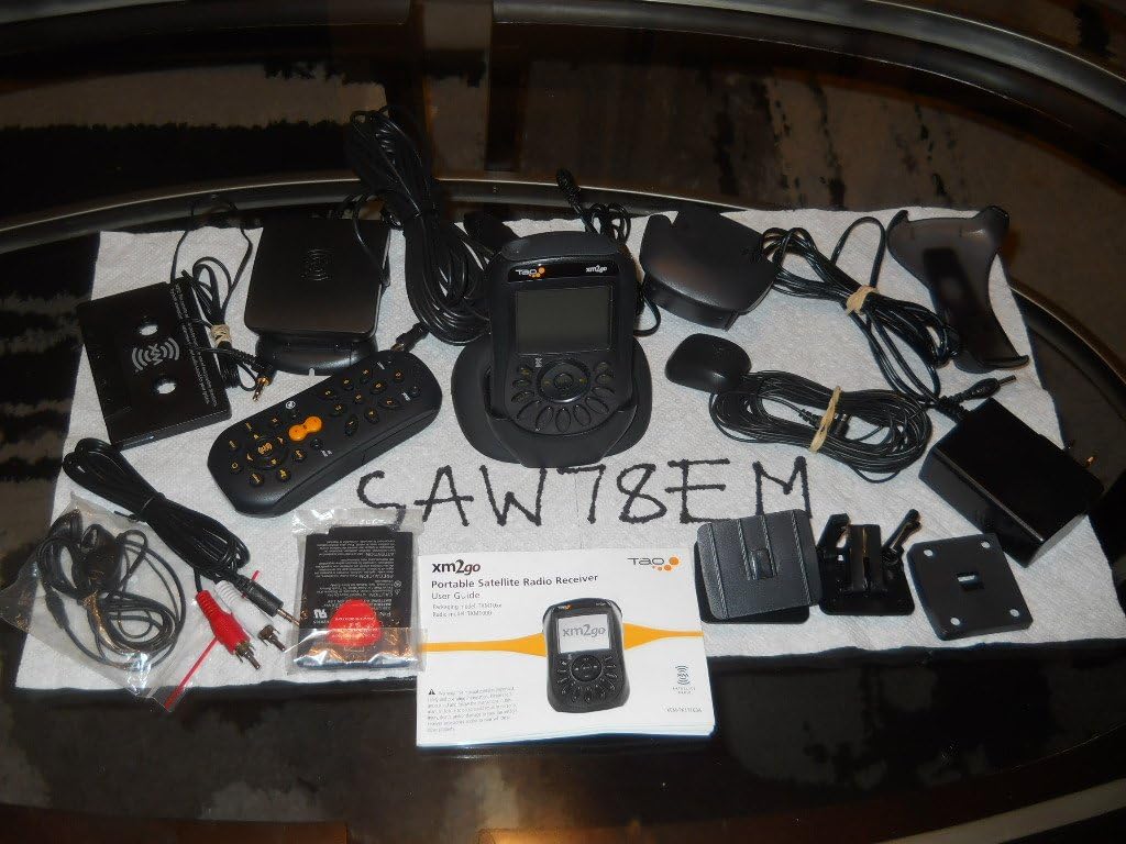 Amazon.co.jp: Tao xm2goポータブル衛星ラジオ受信機withホームと車のアクセサリキット : 車＆バイク
