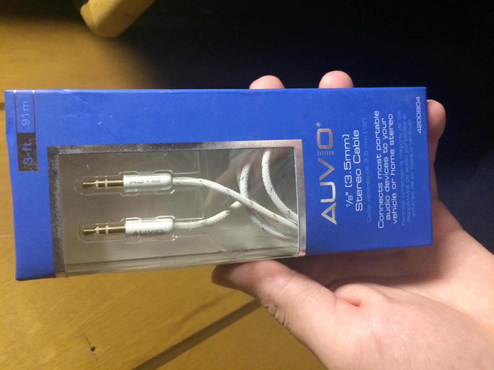 Amazon.com: Auvio 3-Foot 3.5mm (1/8") Stereo Audio Cable (White ...