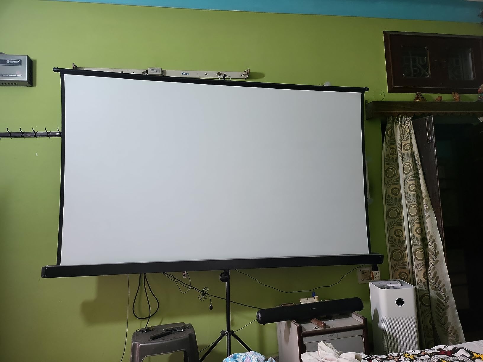 Spline Tripod Stand Projector Screen (7 FEET by 5 FEET = 100" Inch ...