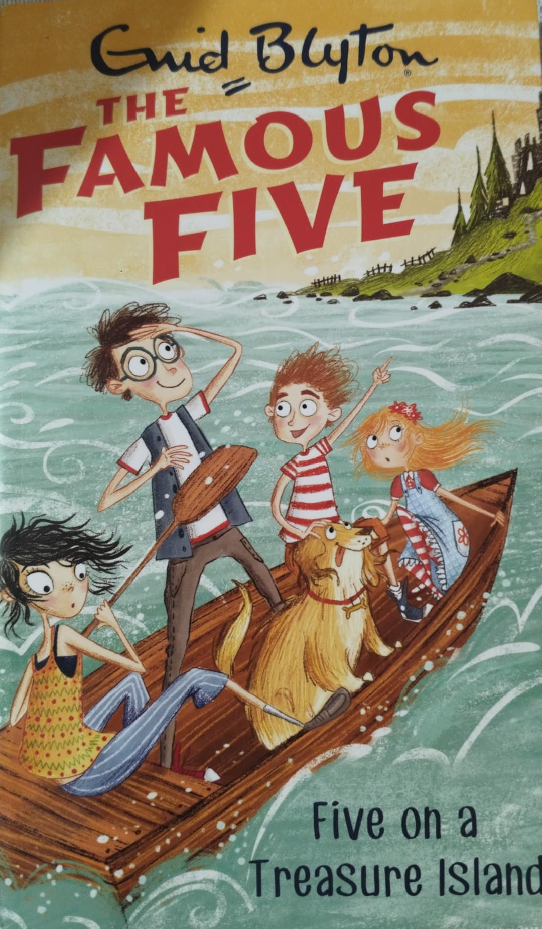 Five on a Treasure Island: Famous Five #1 eBook : Blyton, Enid: Amazon ...