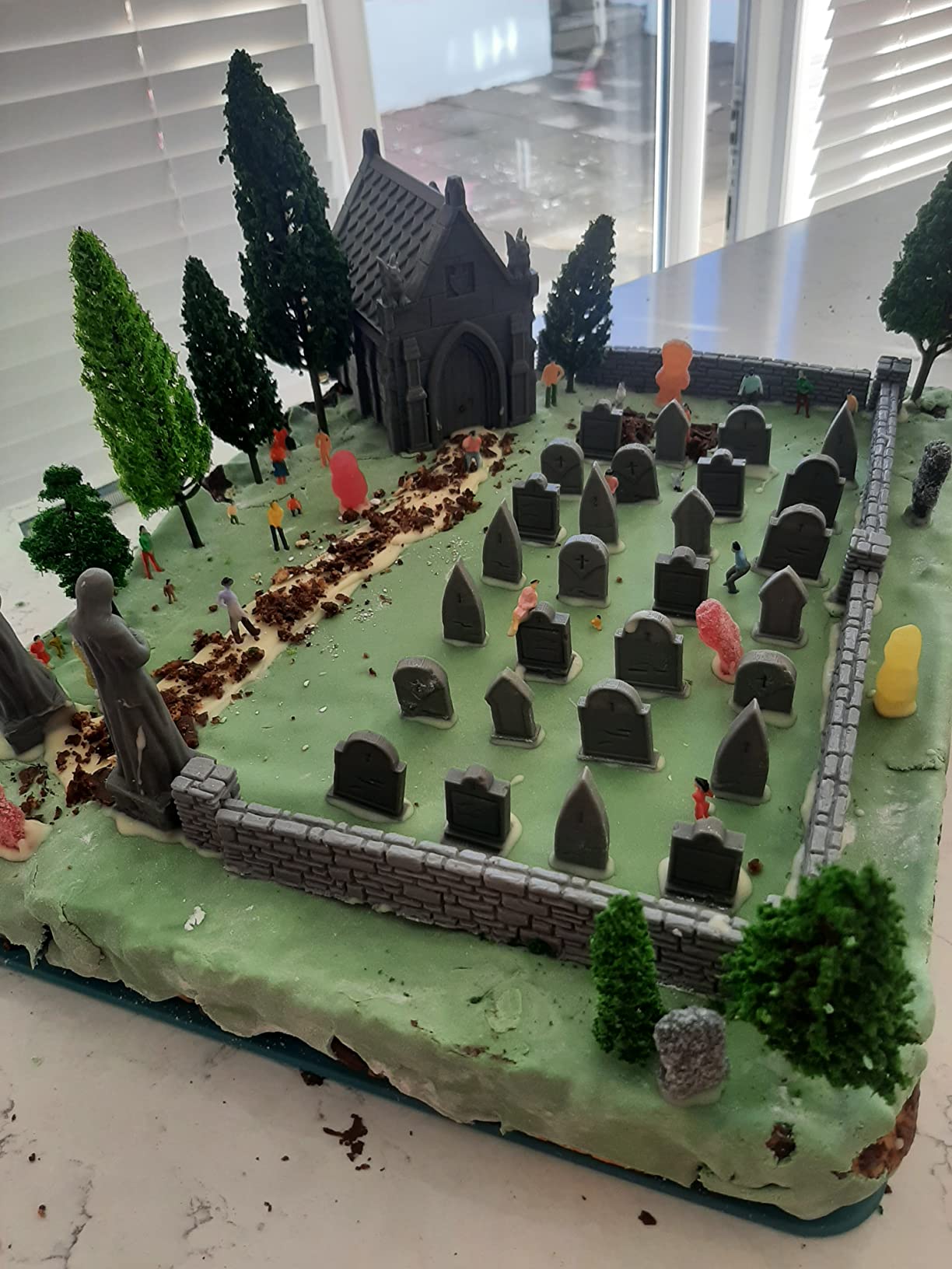 EnderToys Mausoleum Graveyard Scene, Terrain Scenery for Tabletop 28mm ...