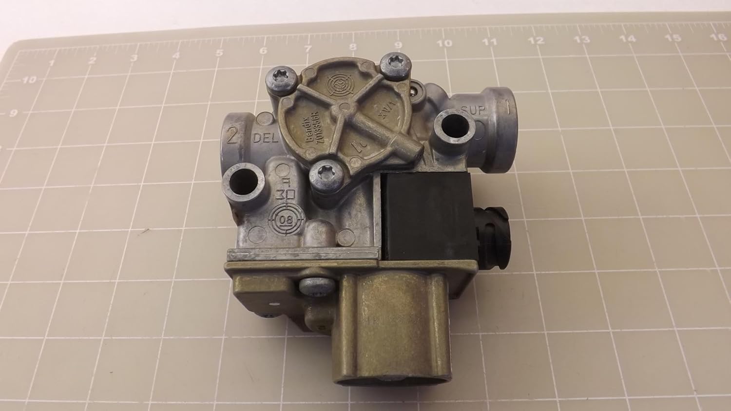 Amazon.com: Bendix 801665 Valve : Automotive