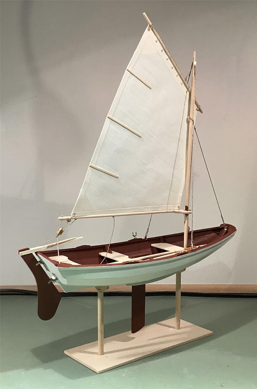 Amazon.com: Model Shipways Norwegian Sailing Pram 1 12 Scale : Arts ...