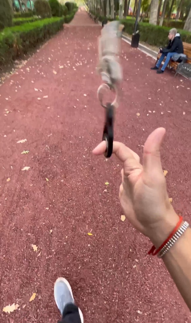 Watch Keychain Spinner Kunai, Karambit, Mask Keychain Fidget Toy on ...