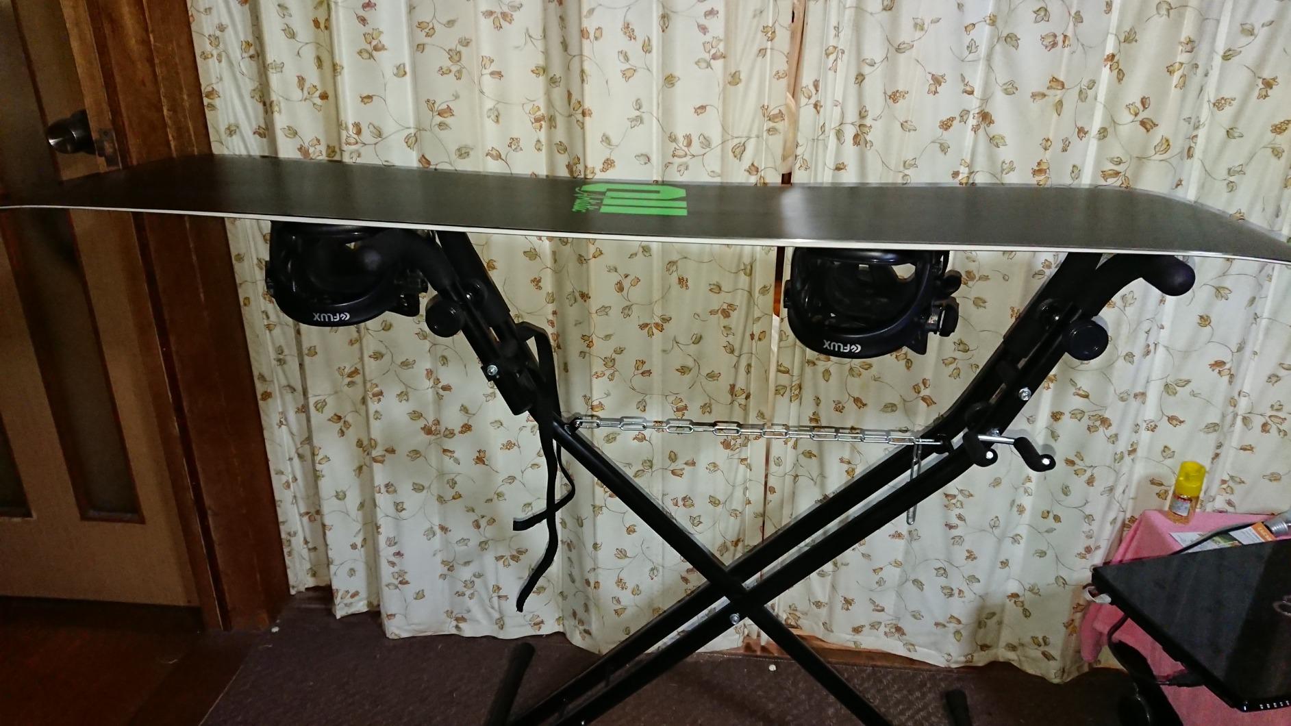 Amazon.co.jp: ディービーエス チューンナップ作業台 スノーボード ワクシングスタンド DBS-WS1601 : スポーツ＆アウトドア