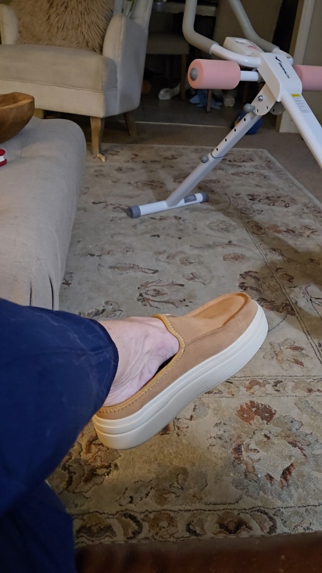 Watch Super cute and comfortable hey dude slides on Amazon Live