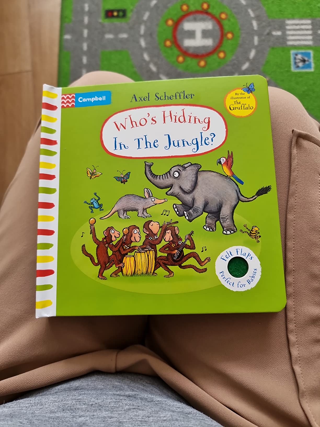 Who's Hiding In The Jungle?: A Felt Flaps Book (Campbell Axel Scheffler ...
