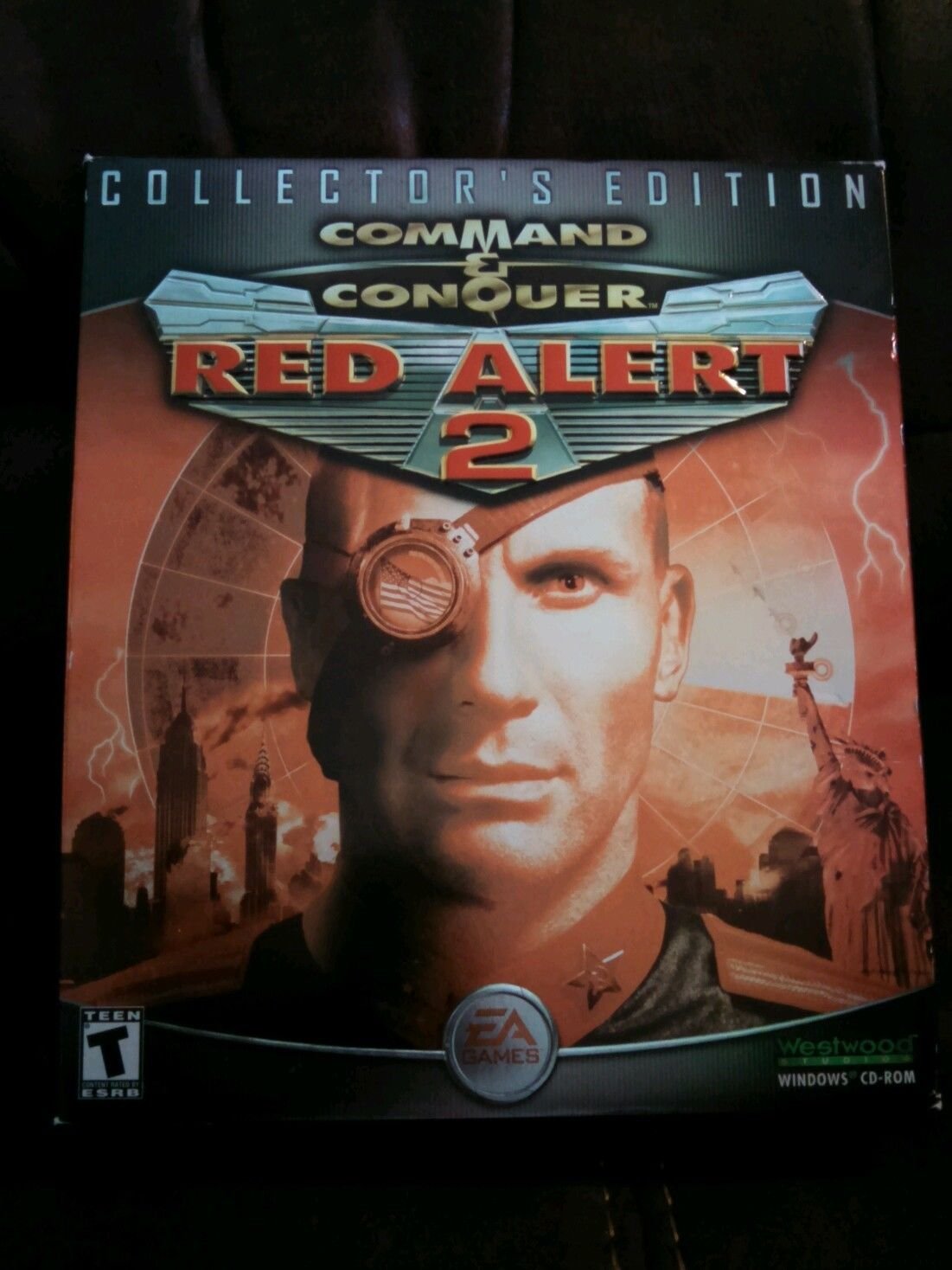 Amazon.com: Command & Conquer Red Alert 2 Collectors Edition : Video Games
