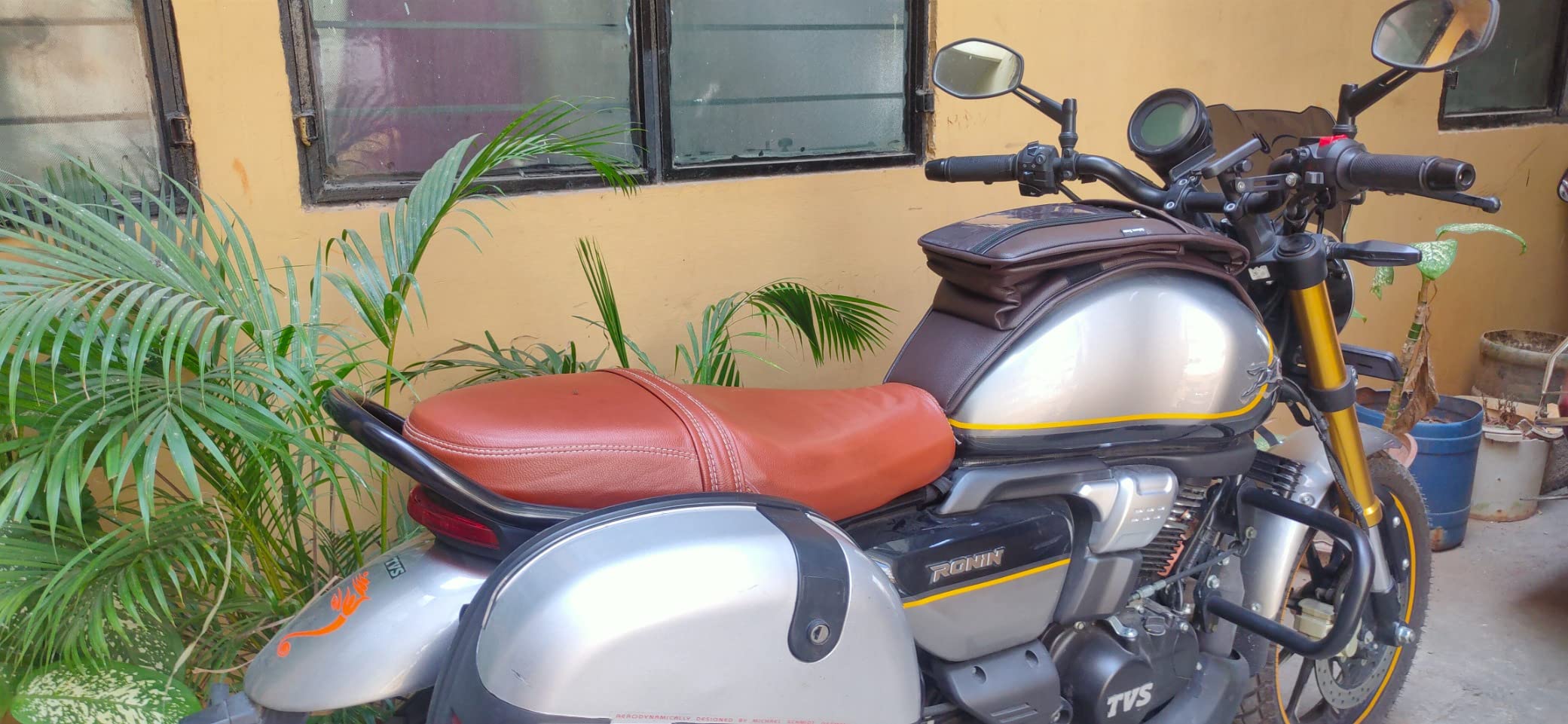 Sahara Seats TVS Ronin Tank Cover with Mobile Holder (Thick Flap ...