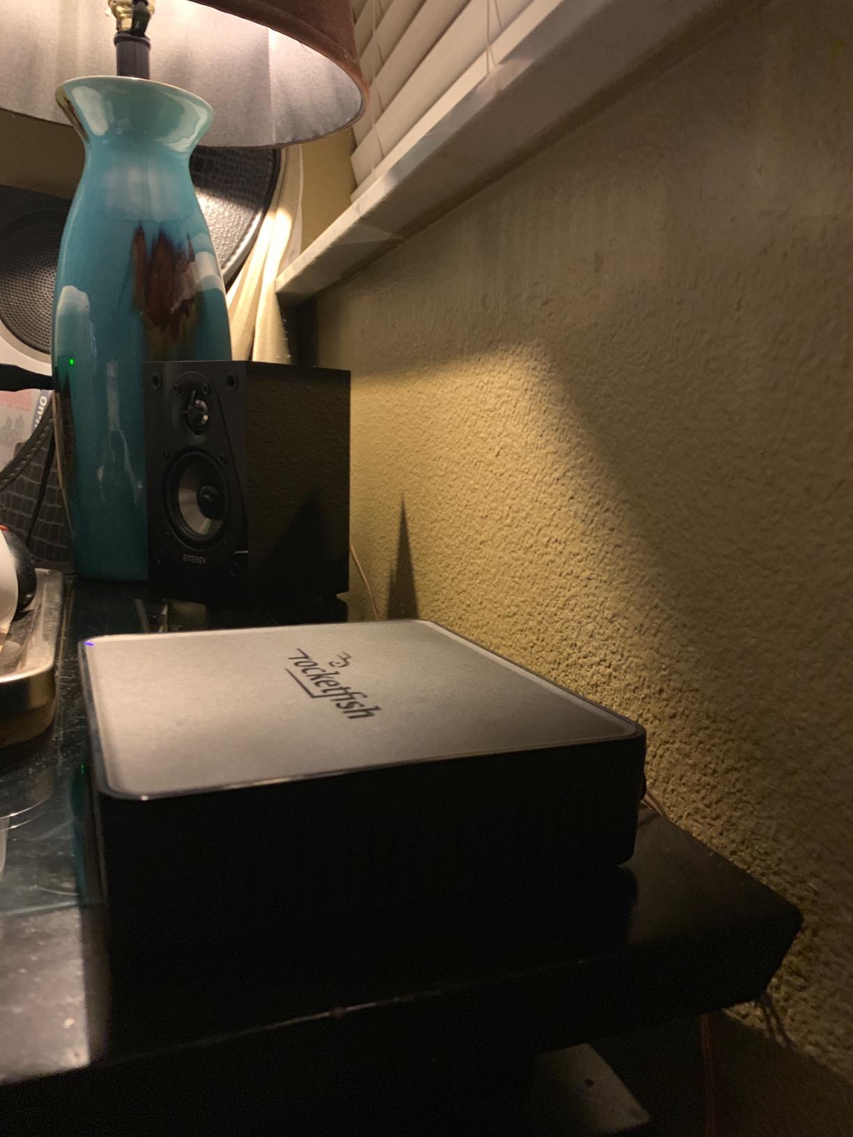 Amazon.com: Rocketfish Universal Wireless Rear Speaker Kit RF-WHTIB-A ...