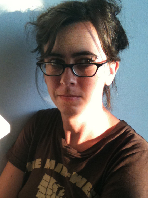 Amazon.co.jp: Anne Elizabeth Moore: books, biography, latest update
