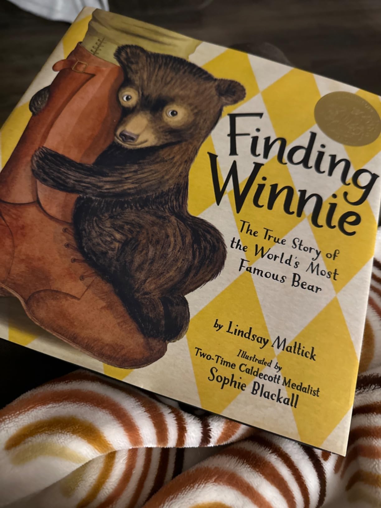 Amazon.com: Finding Winnie: The True Story of the World's Most Famous ...