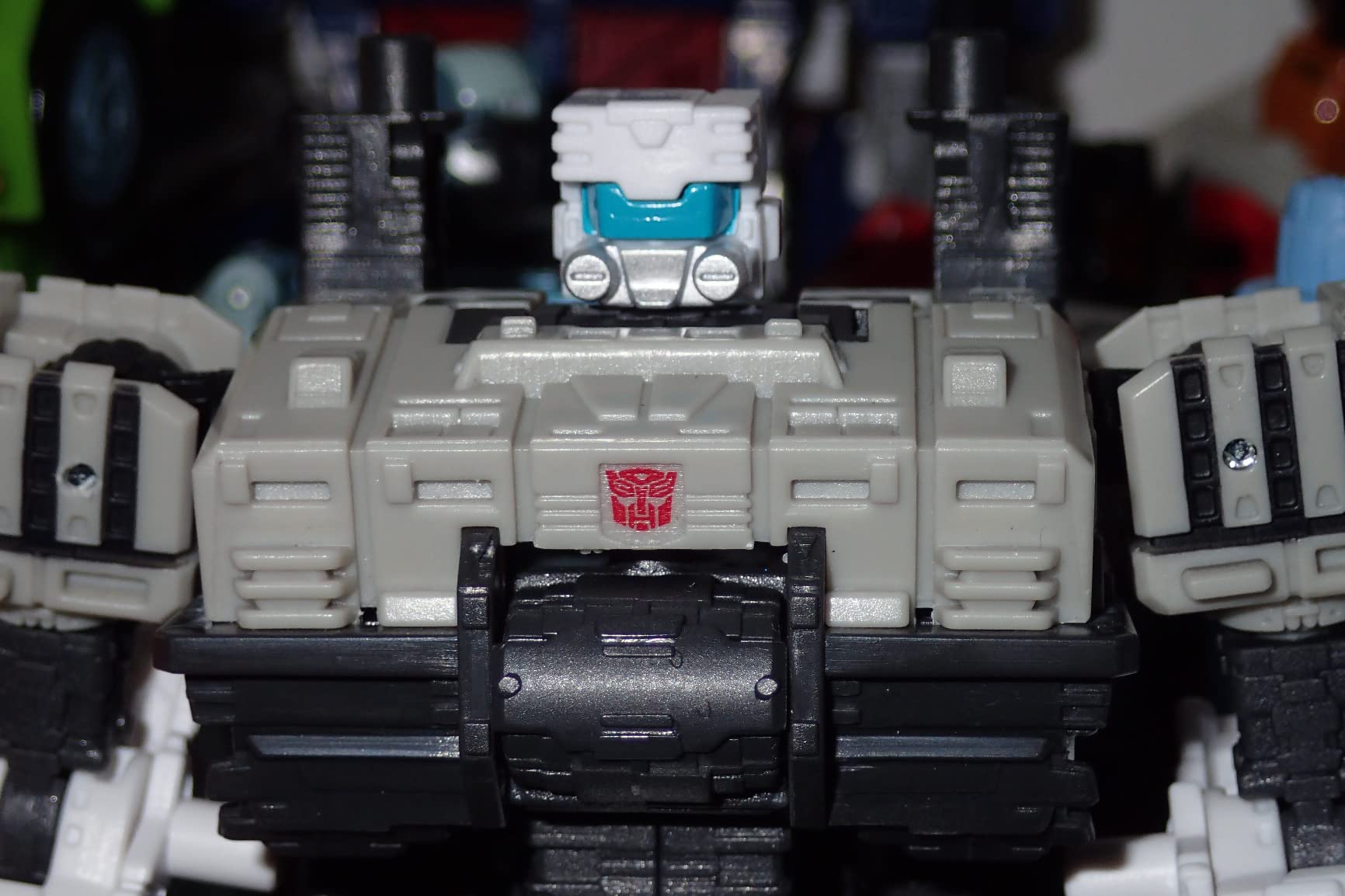 Transformers Juguetes Figura de acción WFC-K33 Autobot Slammer de ...