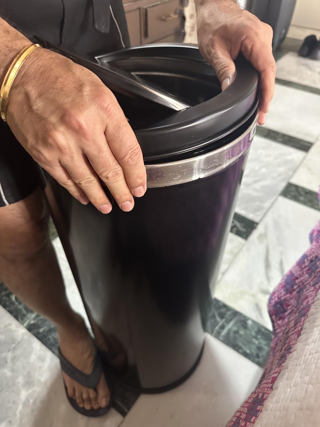 Ganeshi Stainless Steel swing Dustbin for salon, restaurant,bar, cafe ...