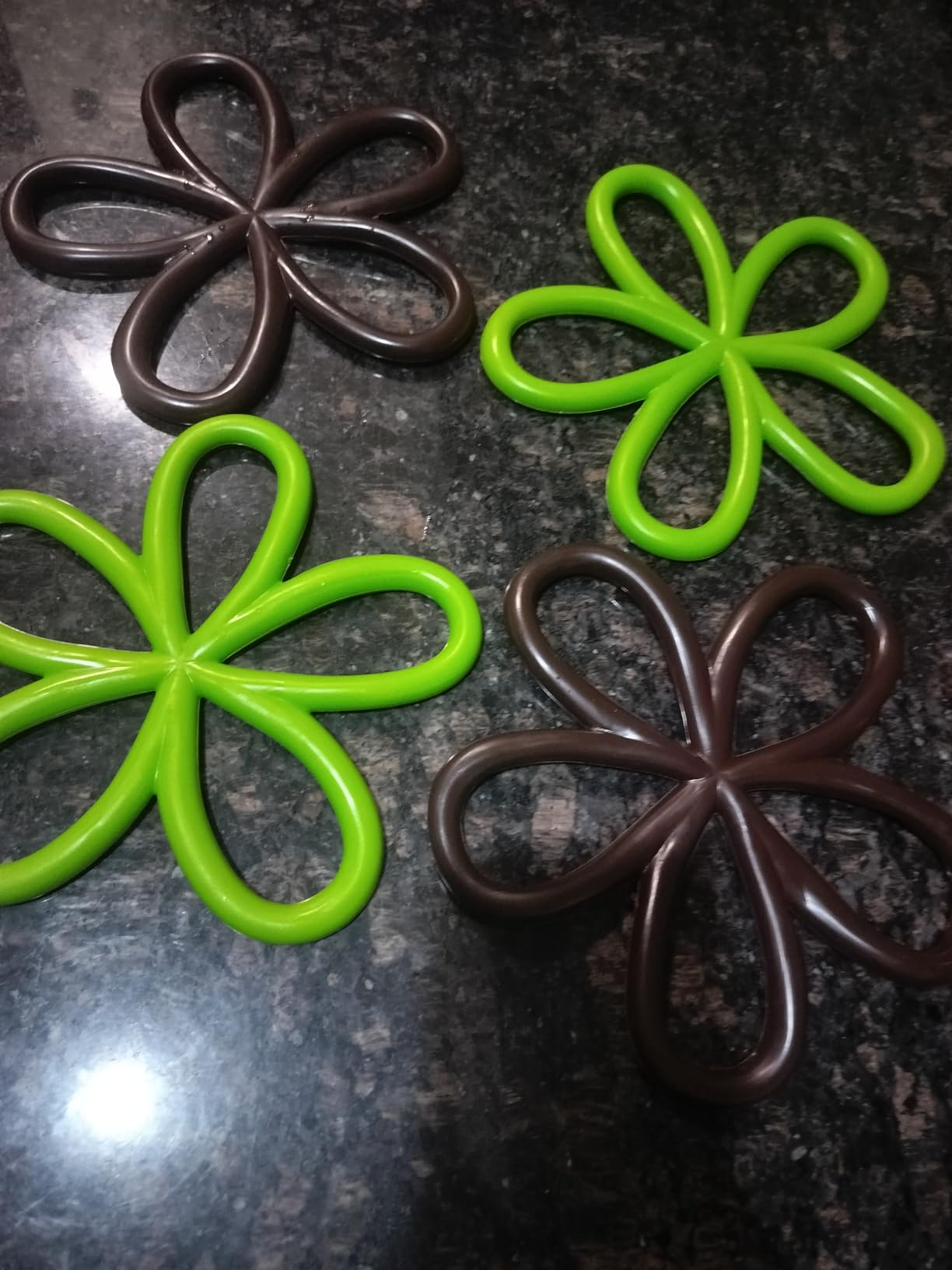 we3 PVC Insulated Plum Flower Shaped Anti-Slip Hot Pot Table Mat -Set ...